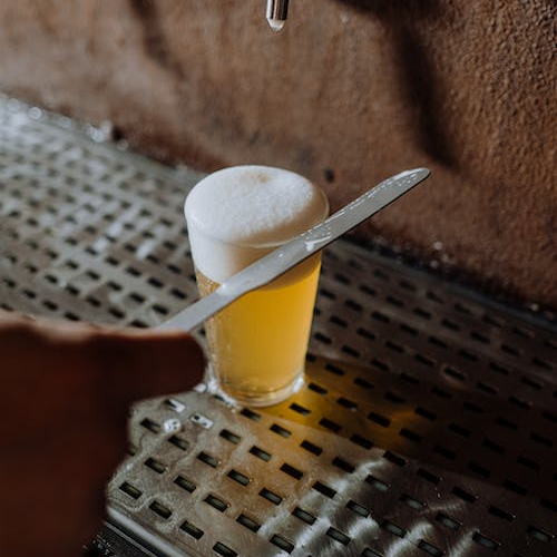 Bier Tappen - Zo Moet Het - Perfect Getapt Bier!